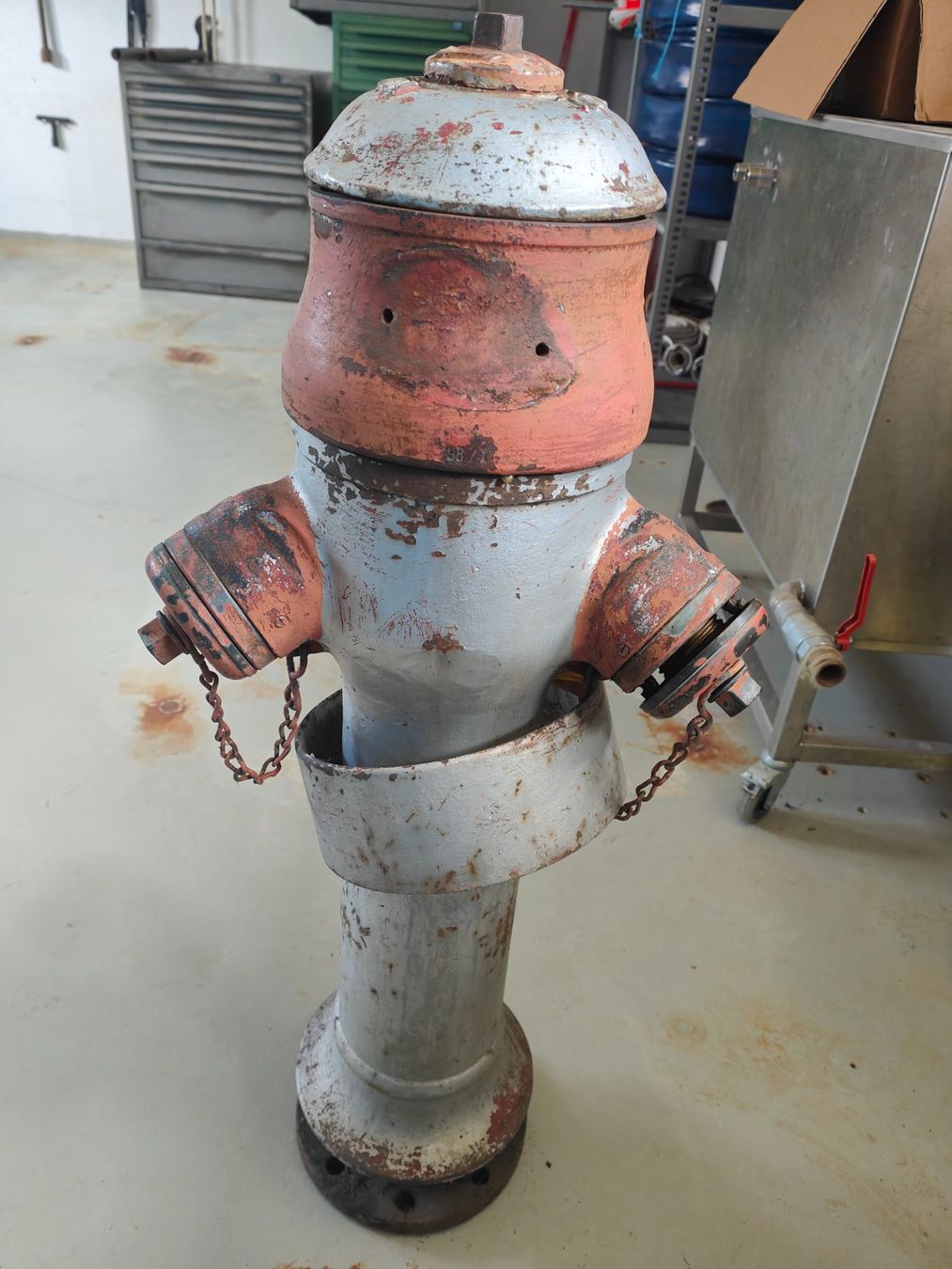 Hydrant "Von Roll" (Gebraucht) in trasadingen für CHF 50 – nur Abholung ...