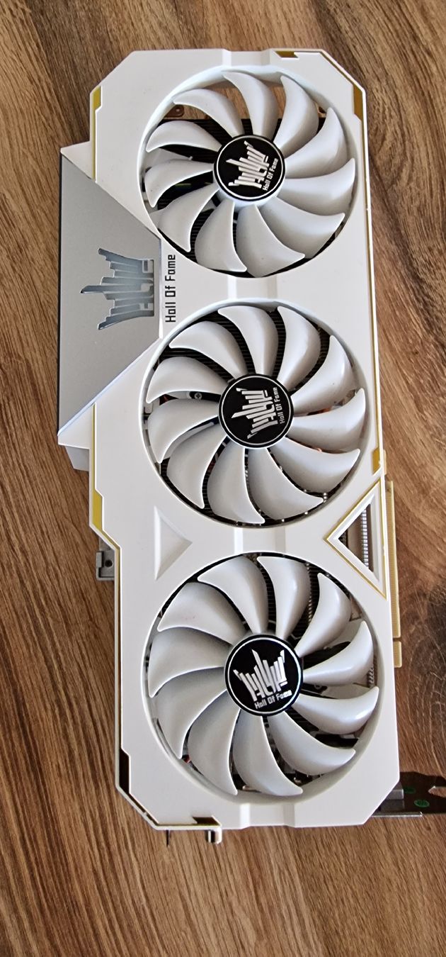 GeForce RTX Ich weiss nicht ob die 2080 ti zu 100% geht (Gebraucht) in unterägeri für CHF 100 ...
