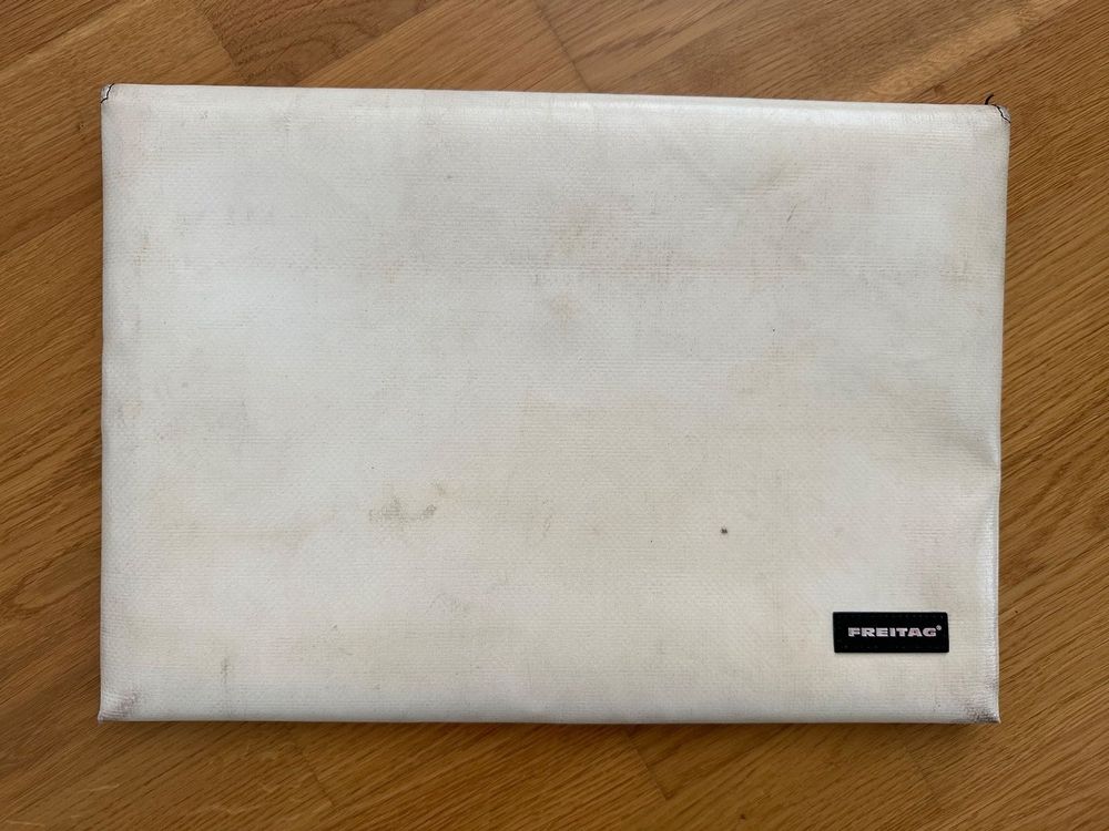 Laptop Tasche von Freitag in weiss 15" (Gebraucht) in Uetikon am See ...