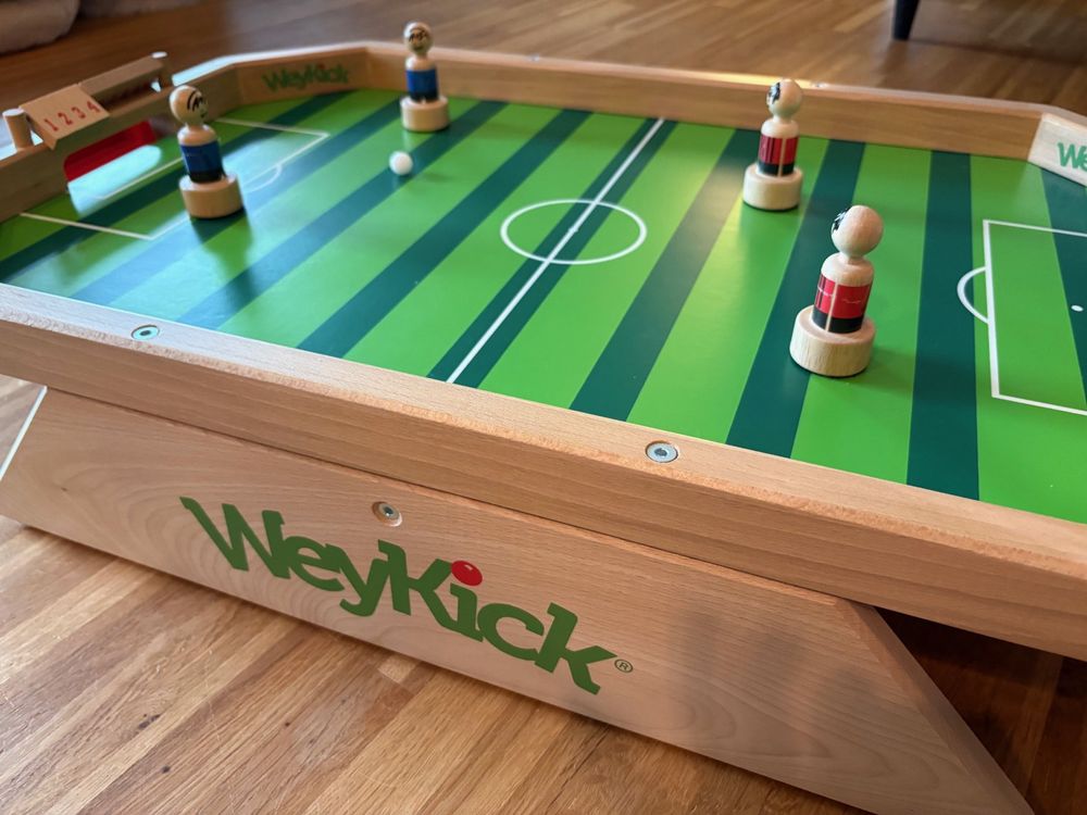 Original WEYKICK Tischkicker aus hochwertigem Holz! (Gebraucht) in ...