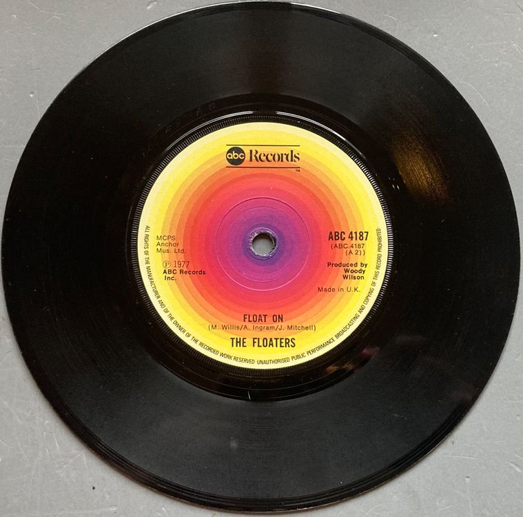 THE FLOATERS - FLOAT (D'occasion) à Poliez-Pittet pour CHF 3 – avec ...
