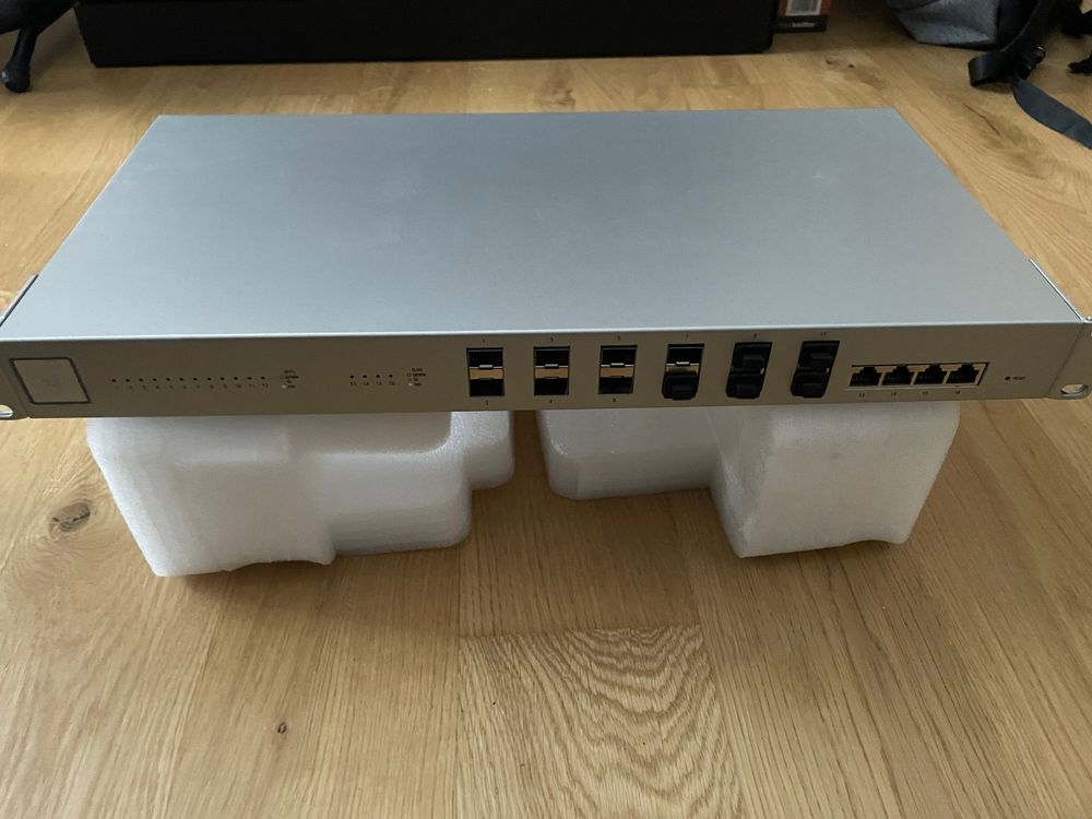 Ubiquiti UniFi Switch 16 XG (Gebraucht) in Mur (Vully) FR für CHF 280 ...