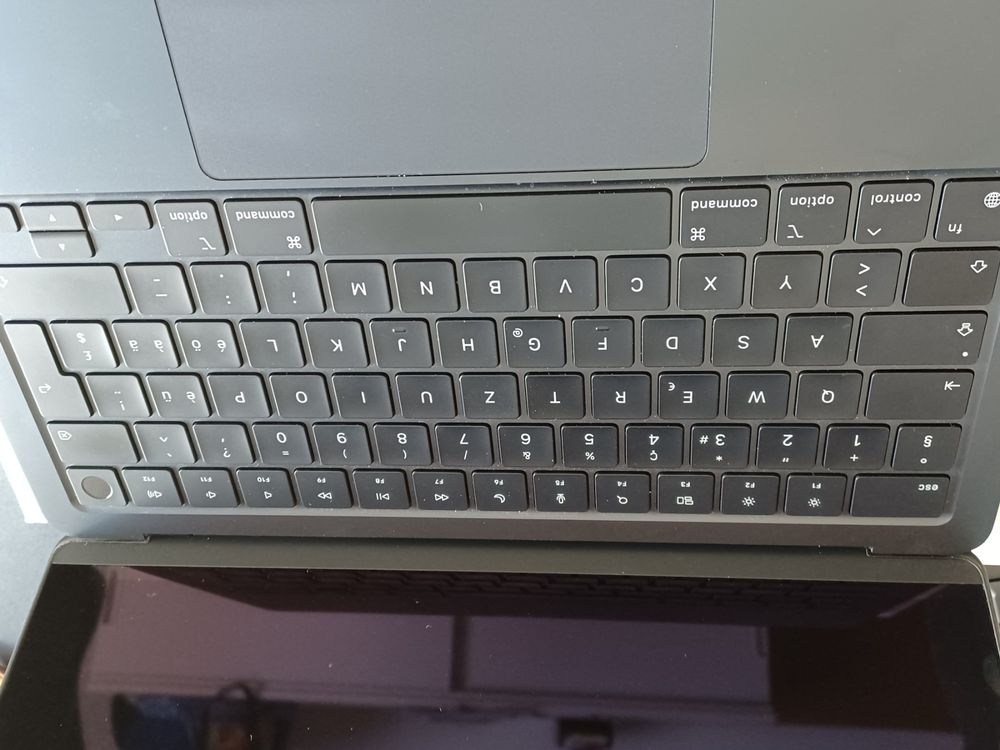 Apple MacBook Air M3, 2024, Top Zustand, Midnight! (Neu (gemäss ...