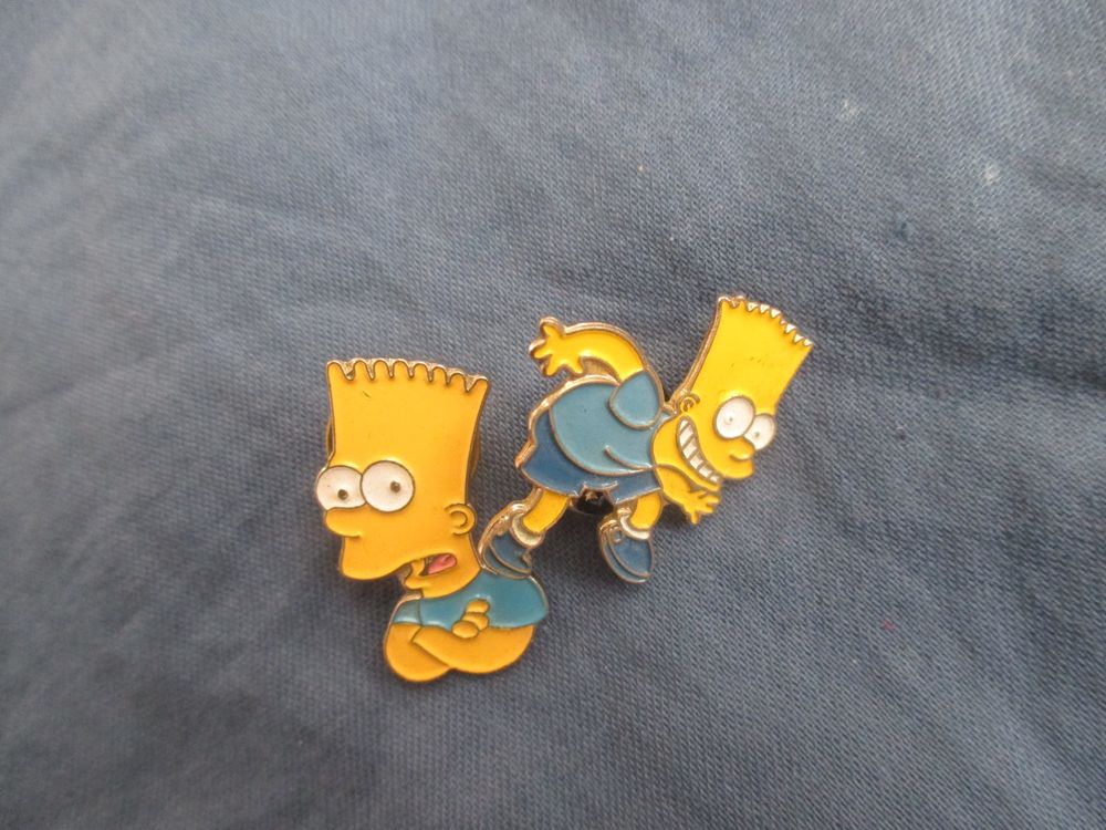 2 pin's des Simpsons (D'occasion) à Colombier NE pour CHF 5 – avec ...