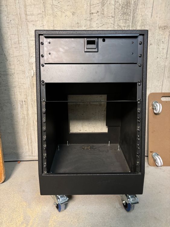 Studio Audio Rack 19“ auf Rädern | Kaufen auf Ricardo