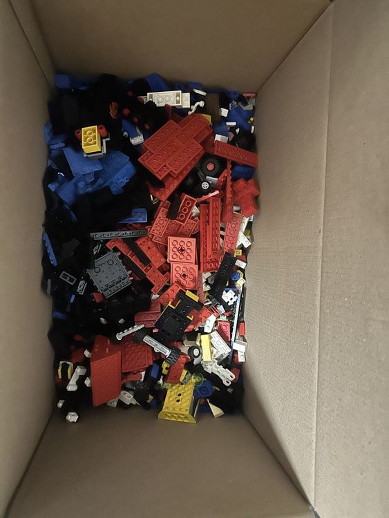 Lego Fund im Keller eine Kiste circa vier Kilo | Kaufen auf Ricardo