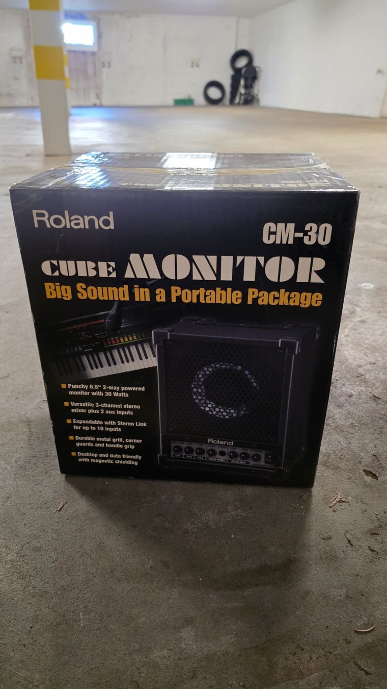 Roland CM-30 Cube Monitor - Kompakter Sound, Neu (Neu und ...