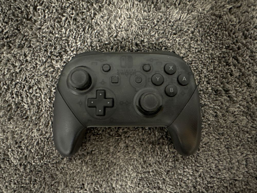 Pro Controller Nintendo Switch (Gebraucht) in Martigny für CHF 21 – mit ...
