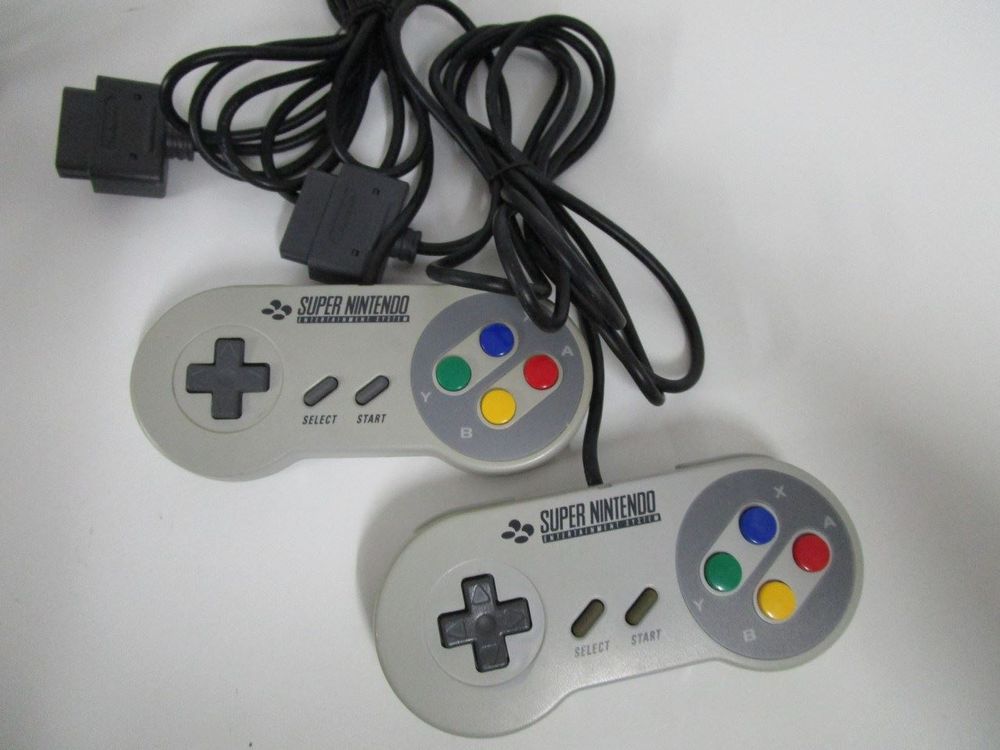 2 x Super Nintendo Controller ORIGINAL (Gebraucht) in Goldau für CHF 45 ...