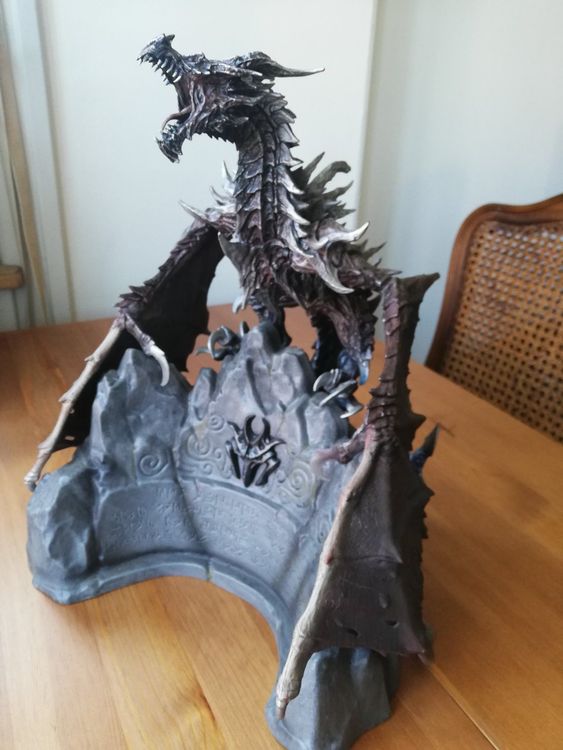 Alduin Statue aus der Skyrim Collecters Edition Sammlerstück | Kaufen ...