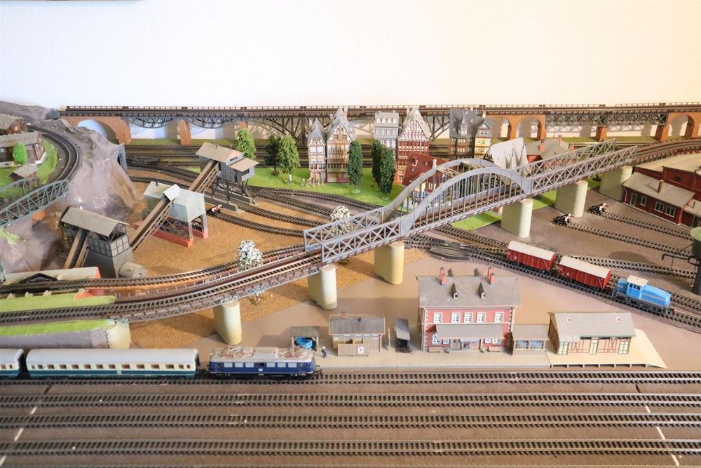 Märklin grosse Modellbahn Anlage + Züge | Acheter sur Ricardo
