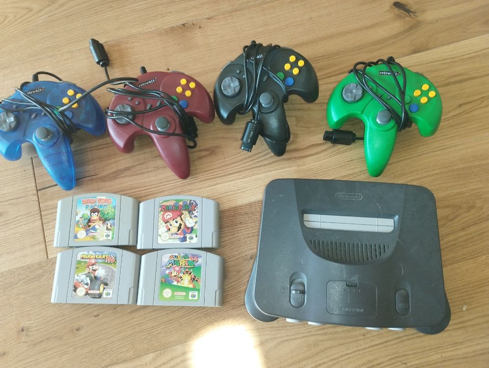 N64 + Mario Party, Mario Kart etc, Beamer ASK + 4 Controller (Gebraucht ...