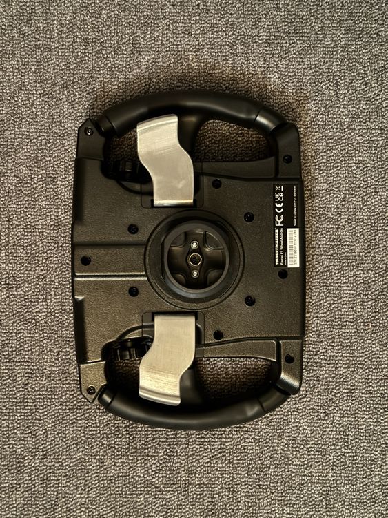 Thrustmaster T300 RS GT-Edition + Ferrari F1 Wheel Add-On (Neu (gemäss ...