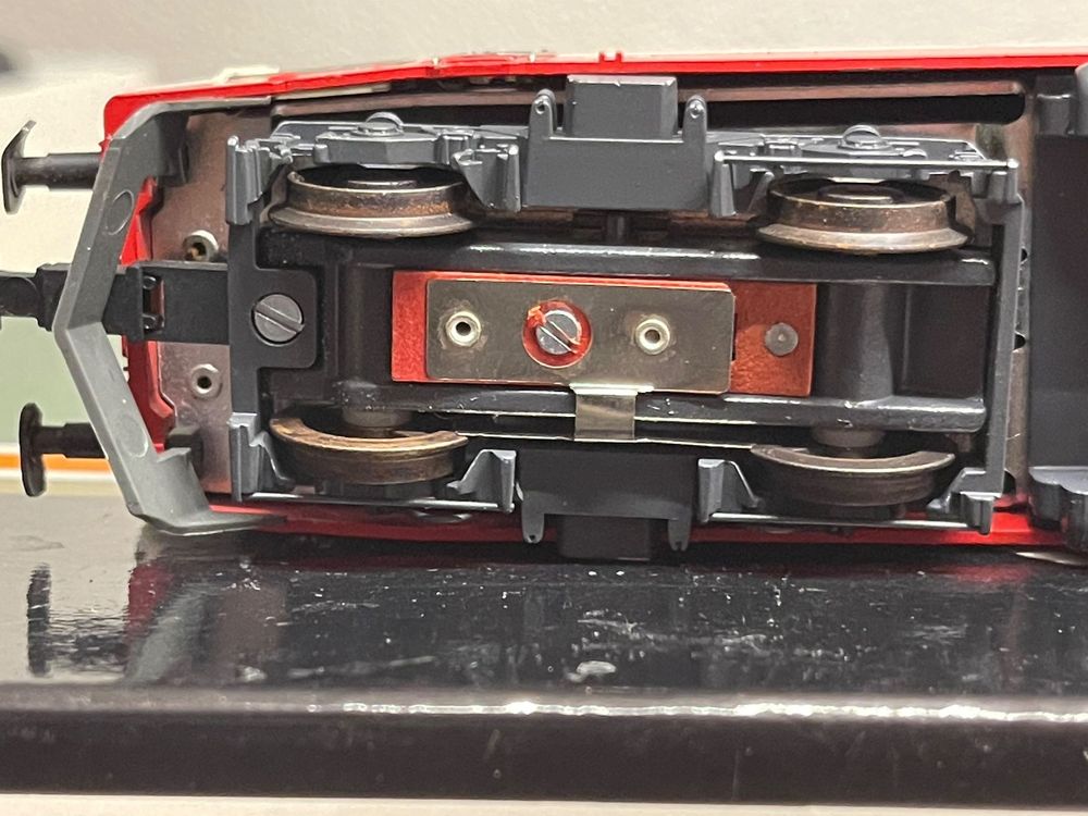 Hag Re 4/4 VHB Gutenburg Nr.267 DC "Defekt" (Defekt) in Lützelflüh ...