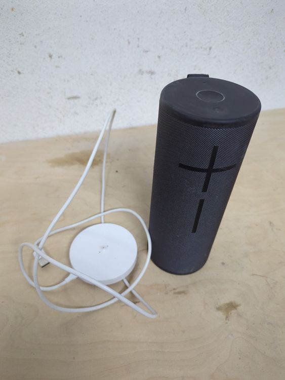 UE Megaboom 3 mit Ladestation | Kaufen auf Ricardo