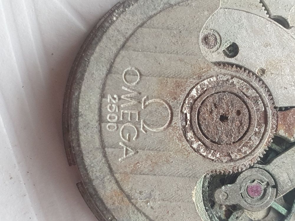 OMEGA MOVEMENT WERK CAL.2500 CO AXIAL (Defekt) in Bottighofen für CHF ...