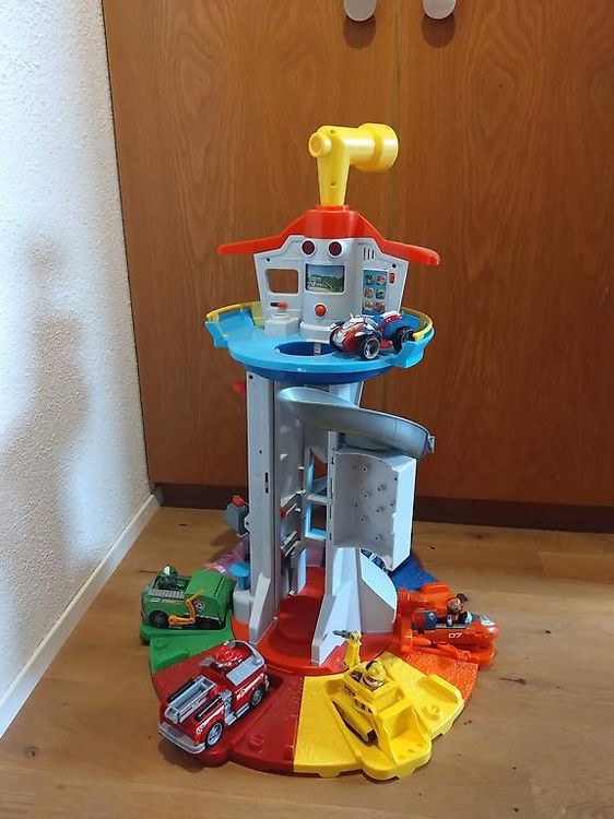 Grosse originale Paw Patrol Station mit viel Zubehör (Gebraucht) in ...