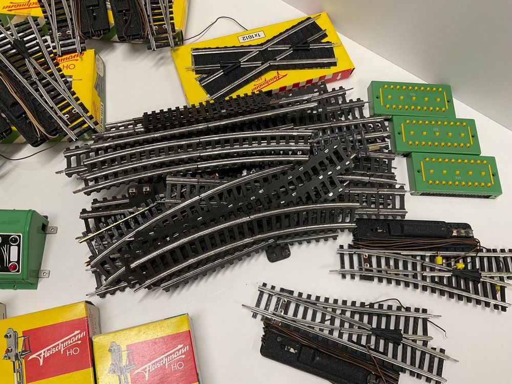 Fleischmann HO Konvolut: Gleise, Weichen, Signale… Antik (Gebraucht) in ...