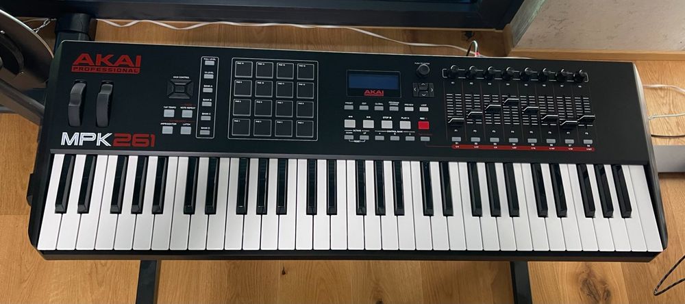 AKAI MPK261 Keyboard/Pad-Controller (Gebraucht) in Dittingen für CHF ...