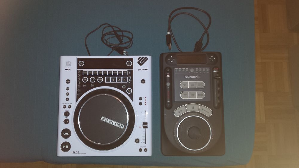 Reloop RMP-2 & Numark Axis 9 Tabletop DJ Player | Kaufen auf Ricardo