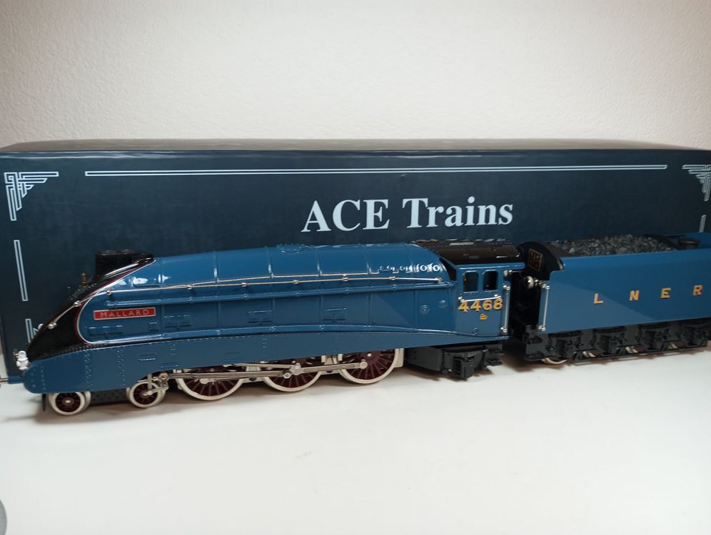 Ace Trains 0: LNER "Coronation", Lokomotive, 7 Wagen (Gebraucht) in ...