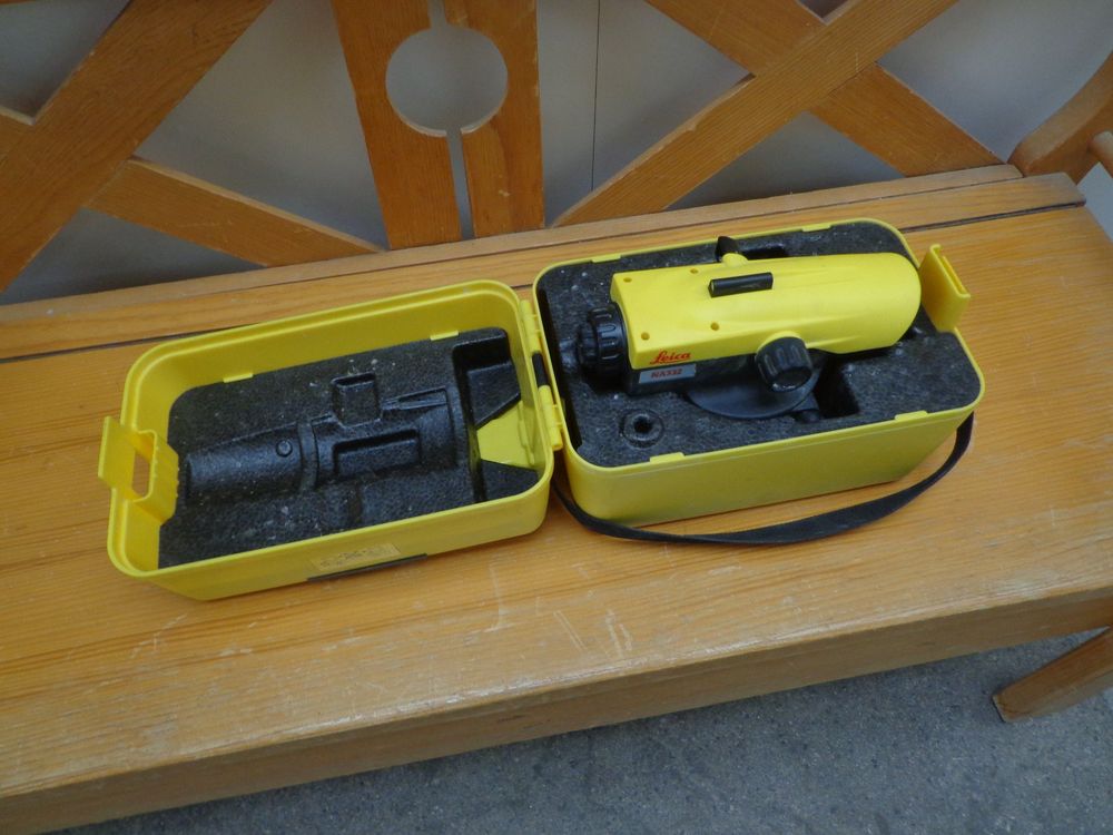 Leica NA332 Nivelliergerät mit Stativ | Kaufen auf Ricardo