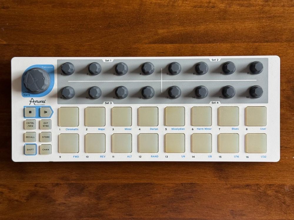 Arturia BeatStep – MIDI-/CV-Sequencer und Pad-Controller (Gebraucht) in ...