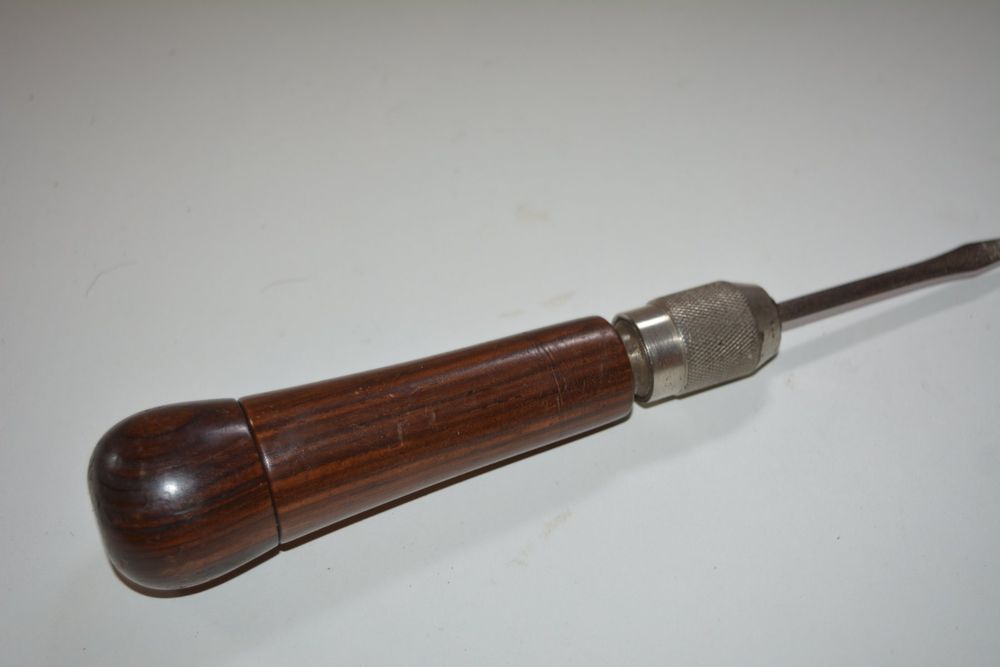 Antiker Handbohrer mit Holzgriff & Zubehör Werkzeug SET (Gebraucht) in ...