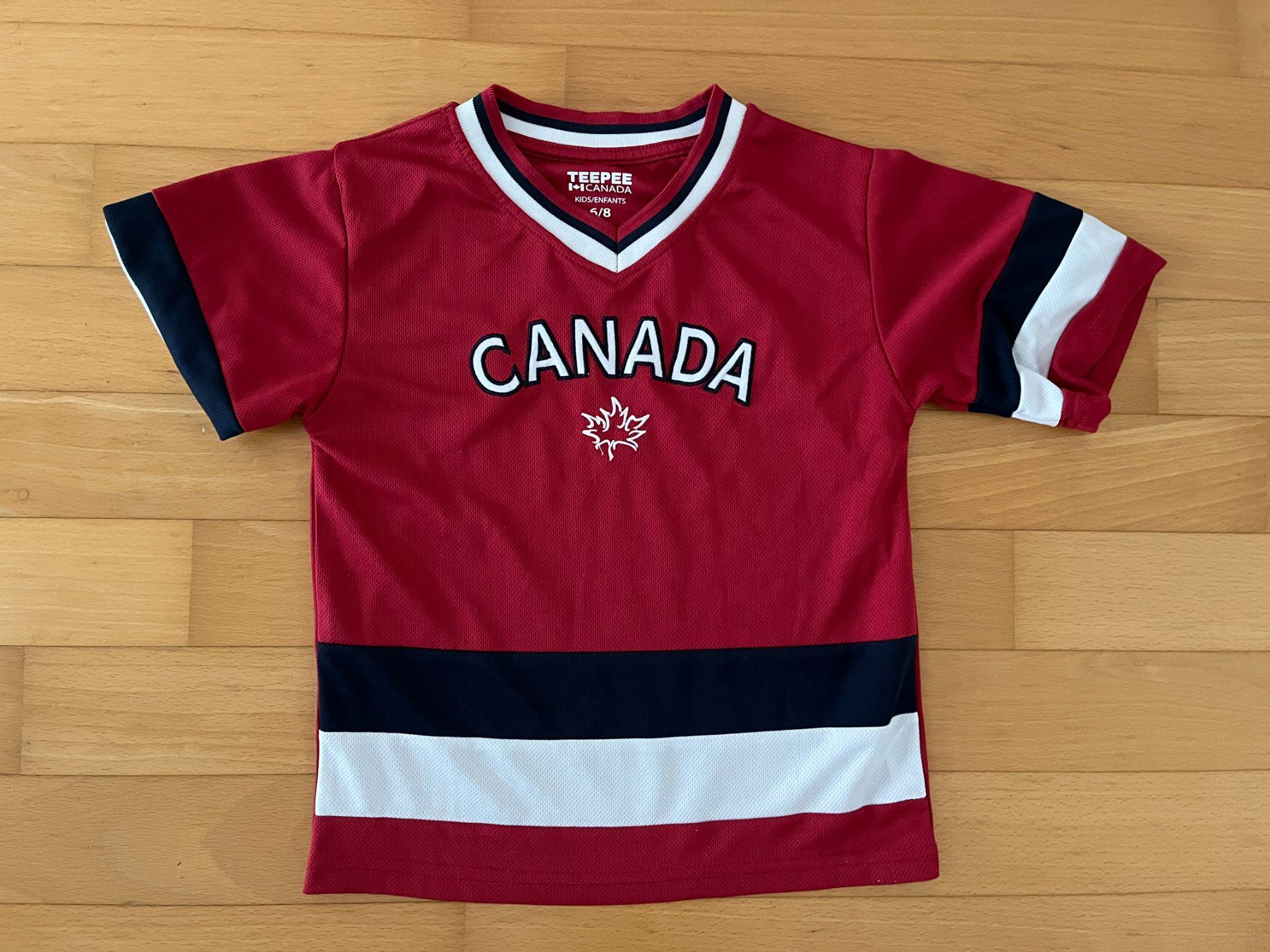 Kanada-Trikot Gr. ca. 116-122 (6-8 Jahre) (Gebraucht) in Muttenz für ...