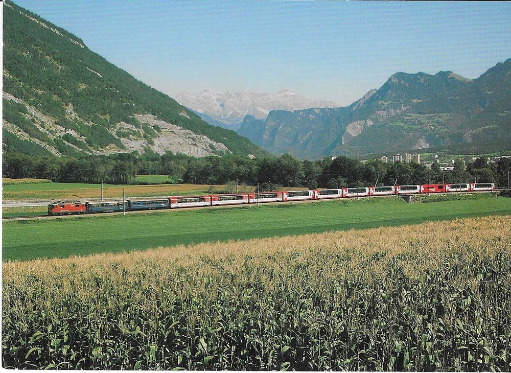 Chur Glacier-Express St.Moritz-Zermatt mit Ge 4/4 II 627 (Neu (gemäss Beschreibung)) in Rothrist ...