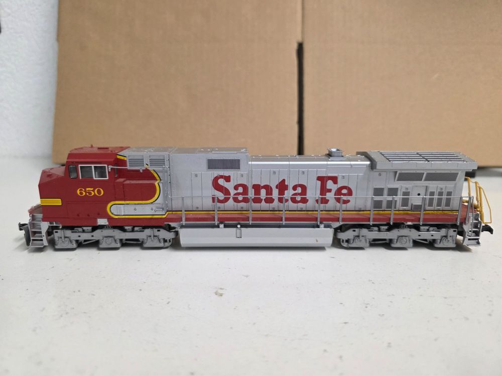 Kato lok Santa Fe GE C44-9W Diesel Locomotive 650 dès 1.-fr (D'occasion ...