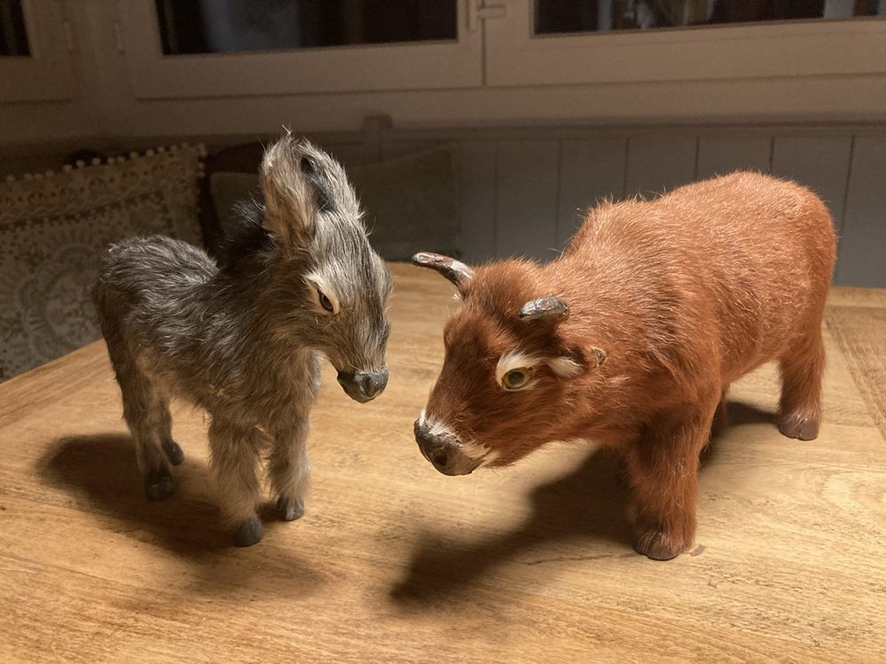 2 schöne Krippenfiguren mit echtem Fell: Kuh & Esel (Gebraucht) in ...