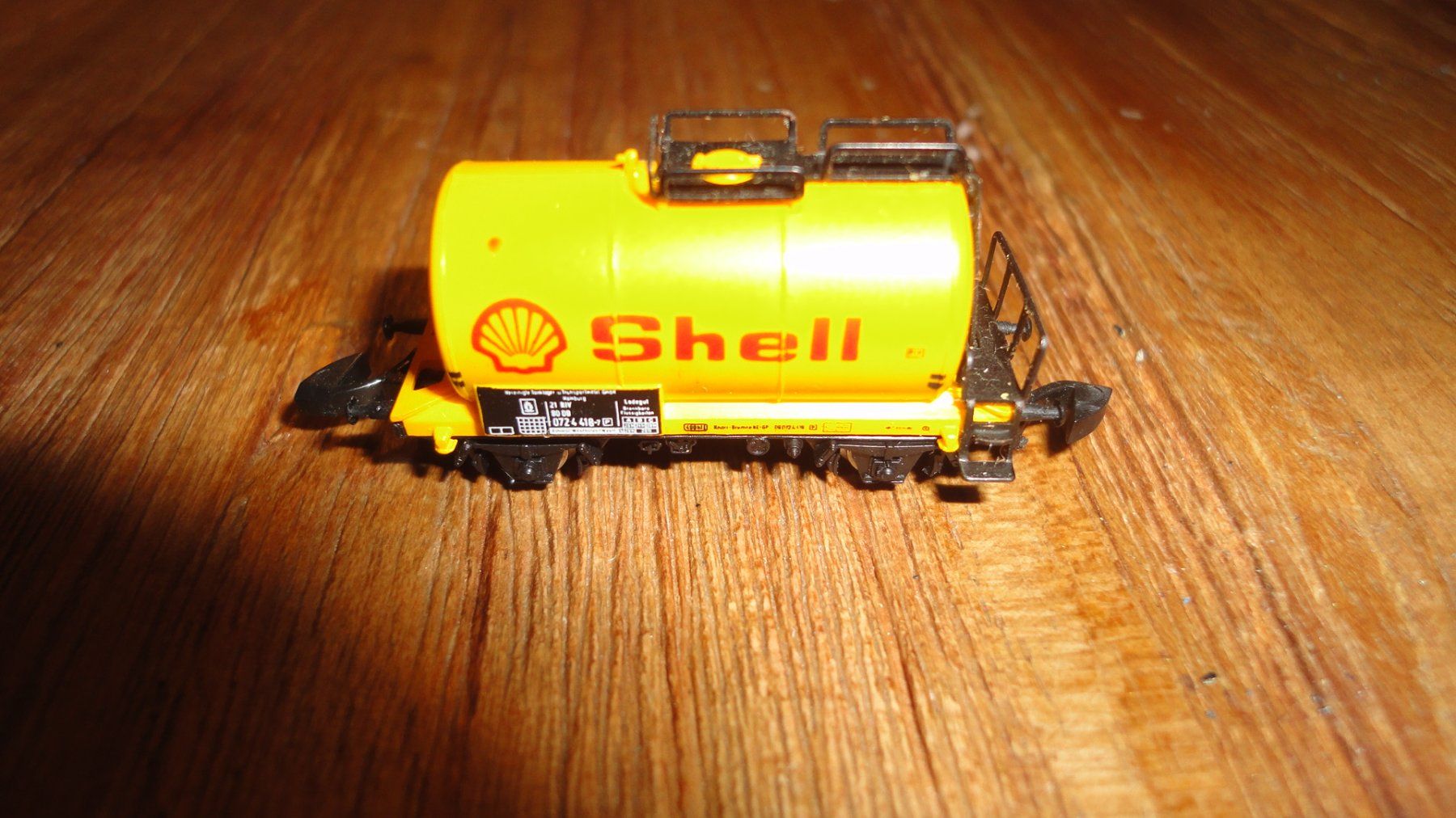 schöner Zug - 9 Kesselwagen Shell Märklin 8611 Spur Z (Gebraucht) in ...