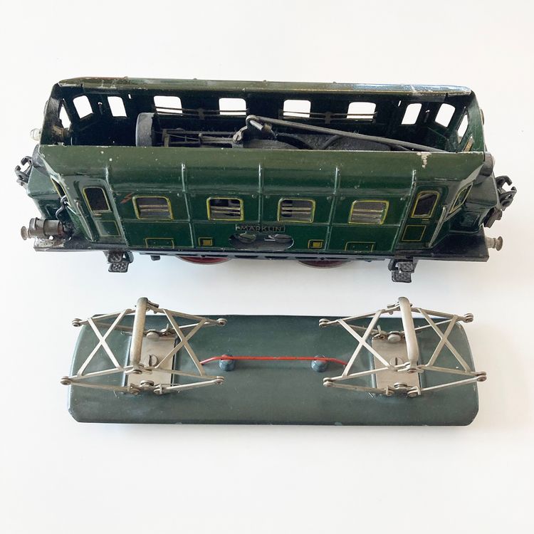 Antike Lokomotive Märklin, Spur 0, RS66, 12910 & ein Signal (Gebraucht) in Luzern für CHF 398 ...