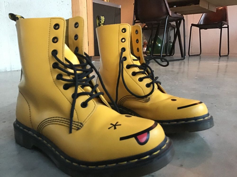 Dr. Martens Yellow Hincky smiley face | Kaufen auf Ricardo