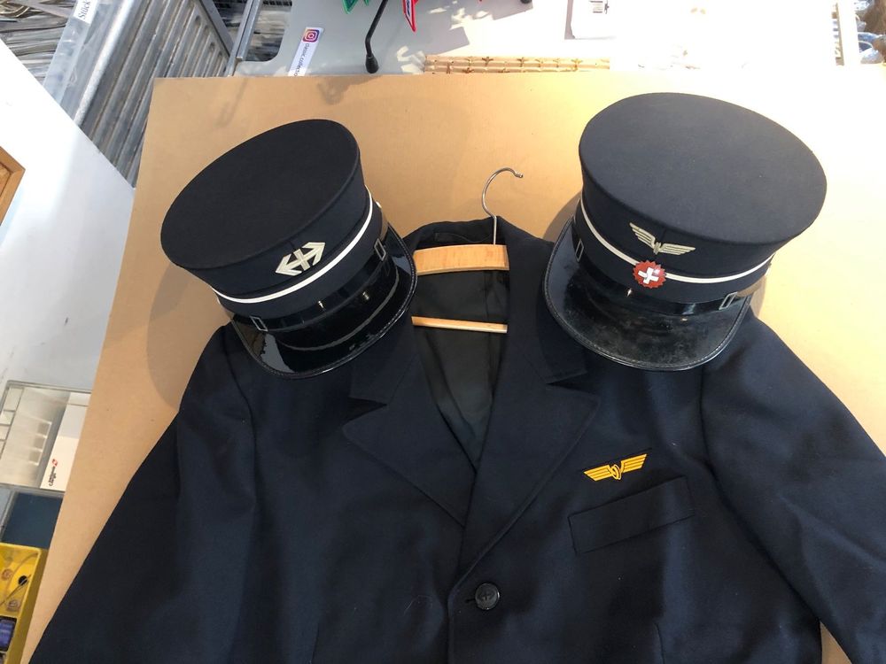 Alte SBB Uniform Jacket + 2 Hut. (Gebraucht) in Zürich für CHF 81 – mit ...