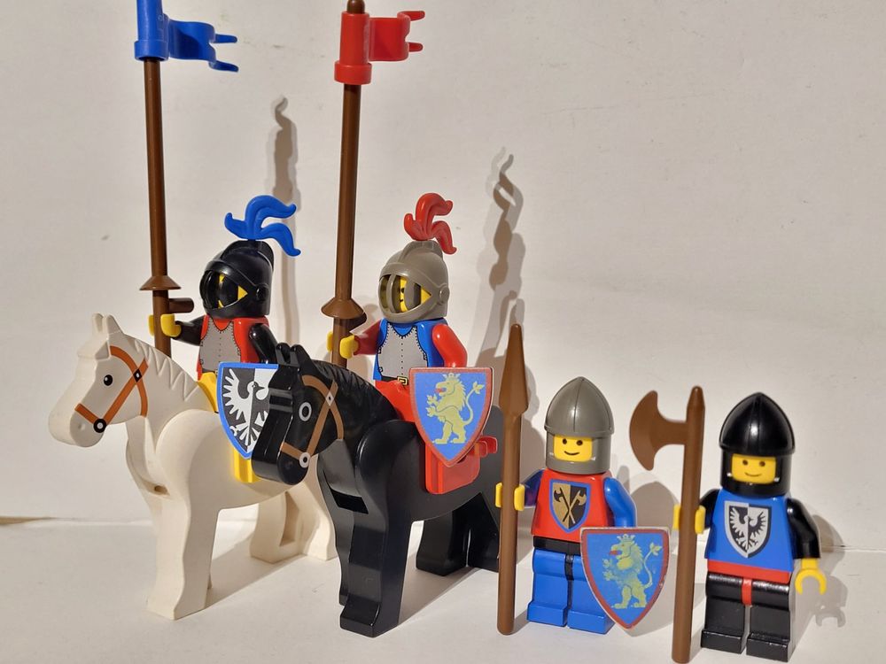 4 Lego castle ritter mit 2 pferde,.Vintage | Kaufen auf Ricardo