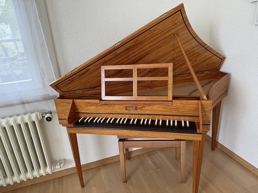 Spinett Neupert mit Lautenzug und Transponiervorrichtung (Gebraucht) in ...