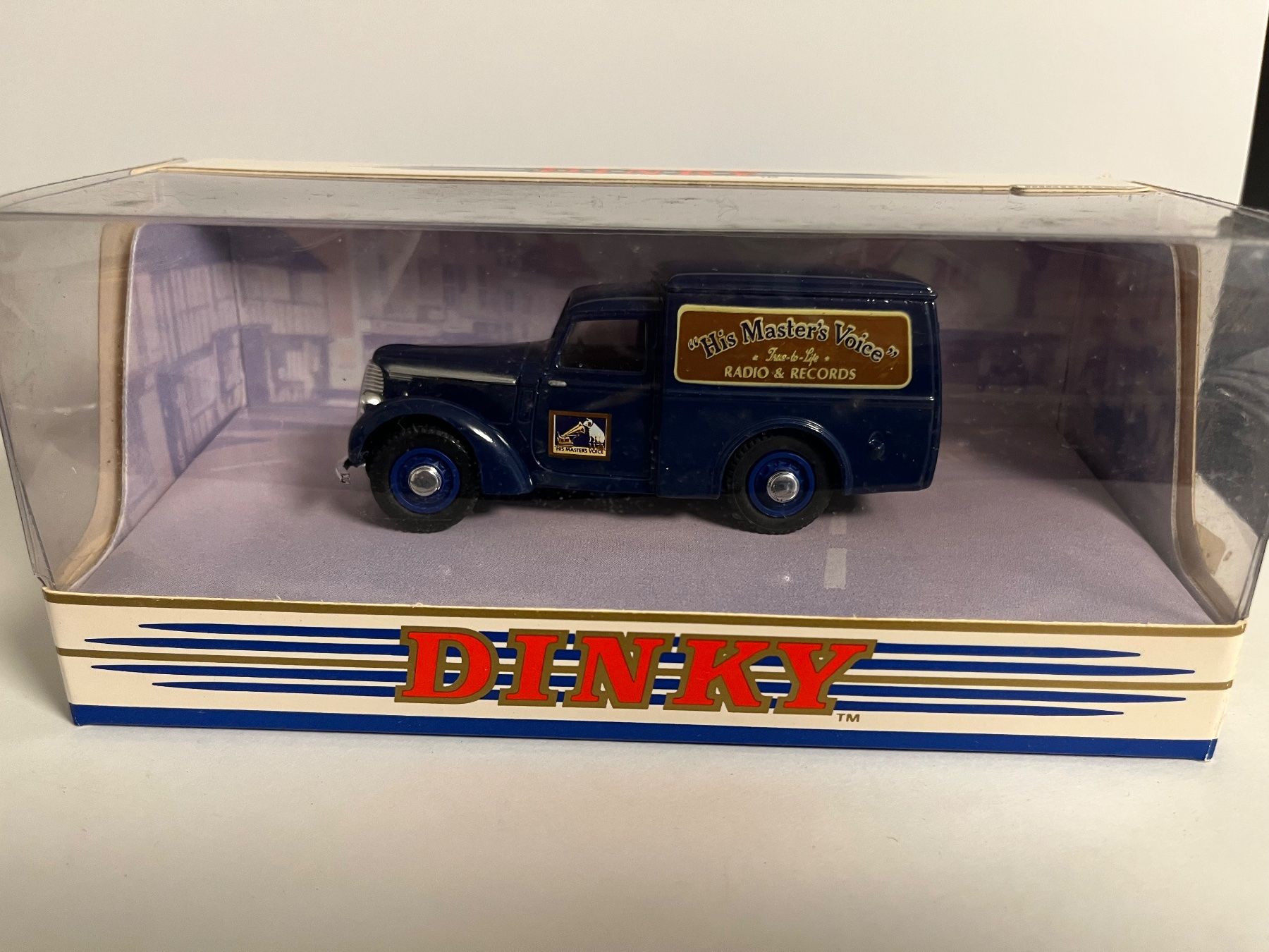 Dinky Toys Commer 8 CWT Van in OVP (Gebraucht) in Uster für CHF 5 – mit ...