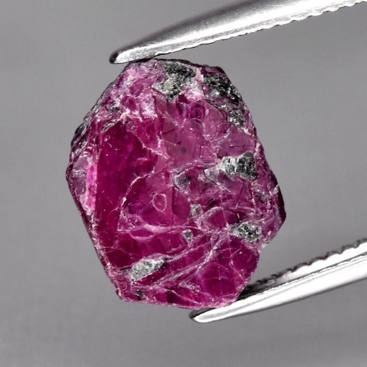 7.55 Ct Natur Rubin Roh aus Madagaskar Violett Edelstein (Neu und ...