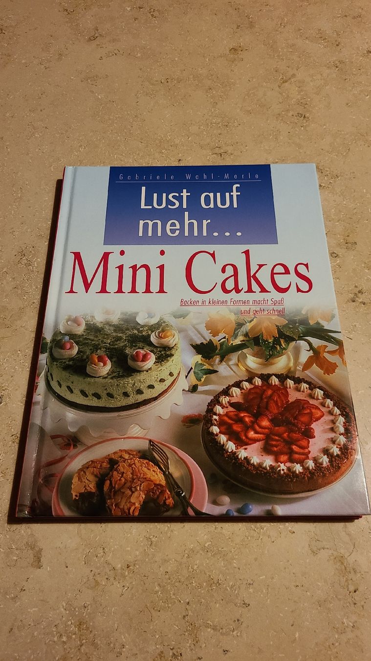 Backen macht Freude: 2 Backbücher "Mini Cakes & Plätzchen" (Gebraucht ...