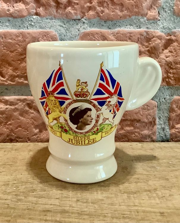 1977 QUEEN ELIZABETH II Jubiläum - Souvenir Tasse - England (Gebraucht ...