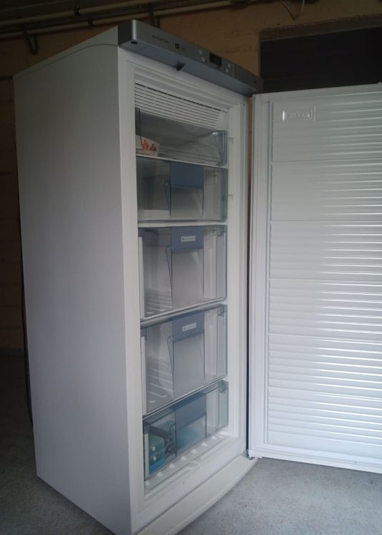 Gefrierschrank Bauknecht GKNA 240 OPTIMA NoFrost | Kaufen auf Ricardo