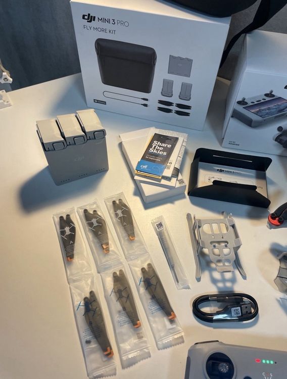 DJI Mini 3 Pro mit DJI RC2 und Fly More Kit - Fast wie neu (Gebraucht ...