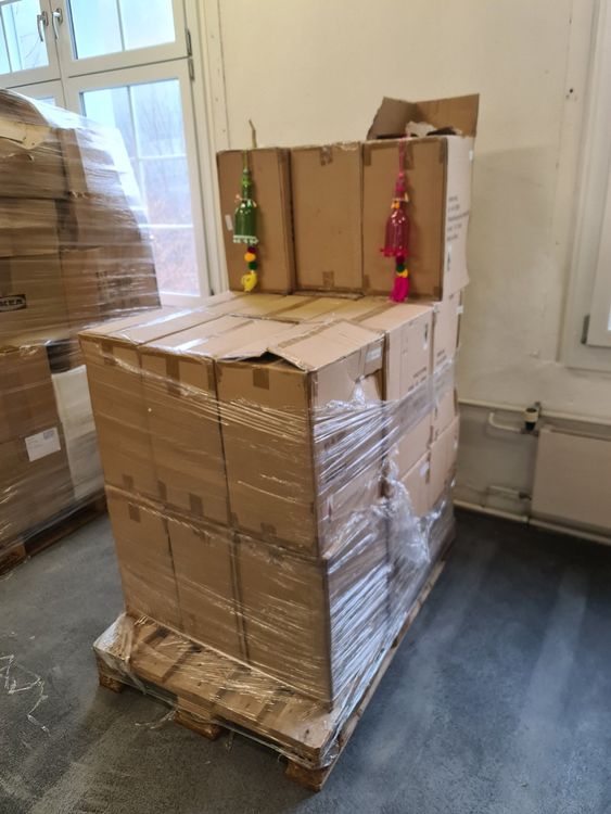 Posten Deko Hängeflaschen Rosa+Grün H: 20cm ca. 500Stk. (Neu und originalverpackt) in Krinau für ...