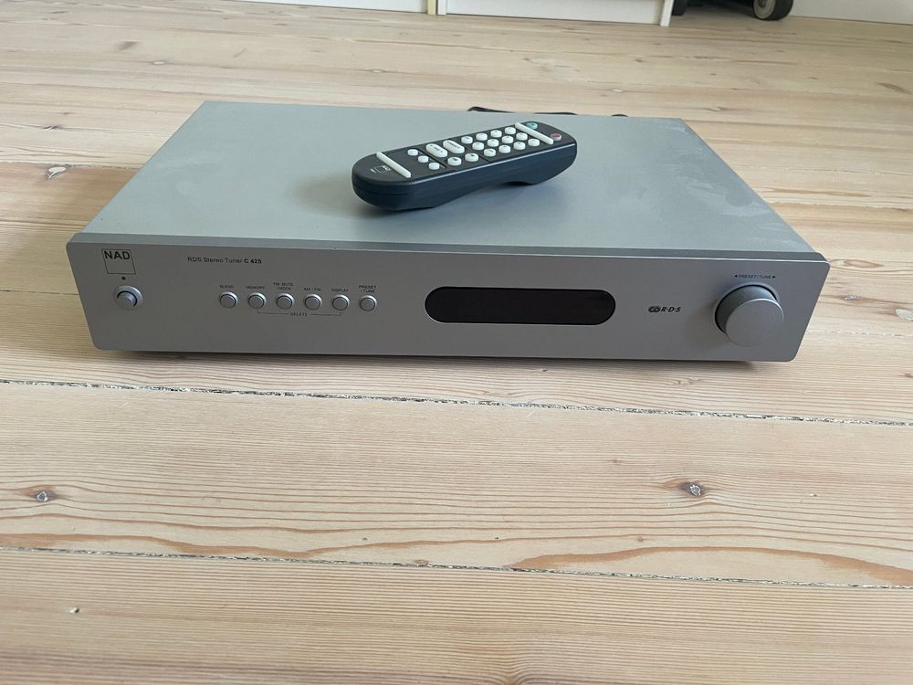 NAD RDS FM / AM Stereo Tuner C425 inkl. Fernbedienung | Kaufen auf Ricardo