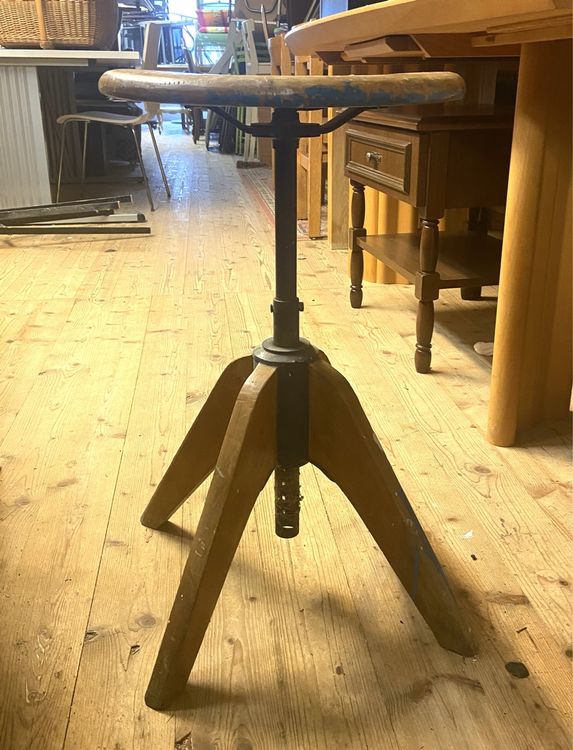 Alter Werkstatthocker Hocker Stuhl holz (Gebraucht) in Sissach für CHF 50 – nur Abholung auf ...
