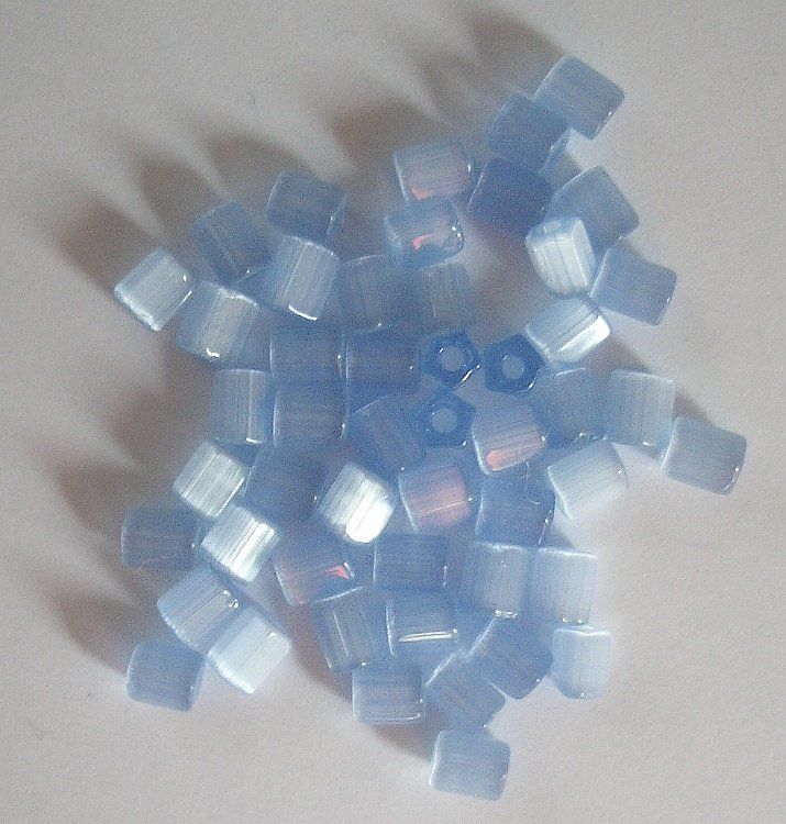 Glasperlen Cats eye Hellblau 4 mm (Neu und originalverpackt) in Gunzwil für CHF 1.5 – mit ...