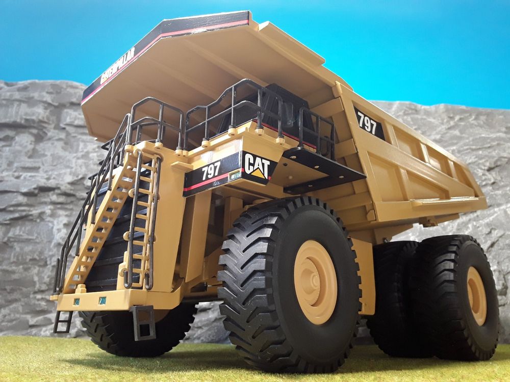 CAT 797 _ Caterpillar _ Muldenkipper _ Kipper _ NZG 466 1:50 (Neu ...