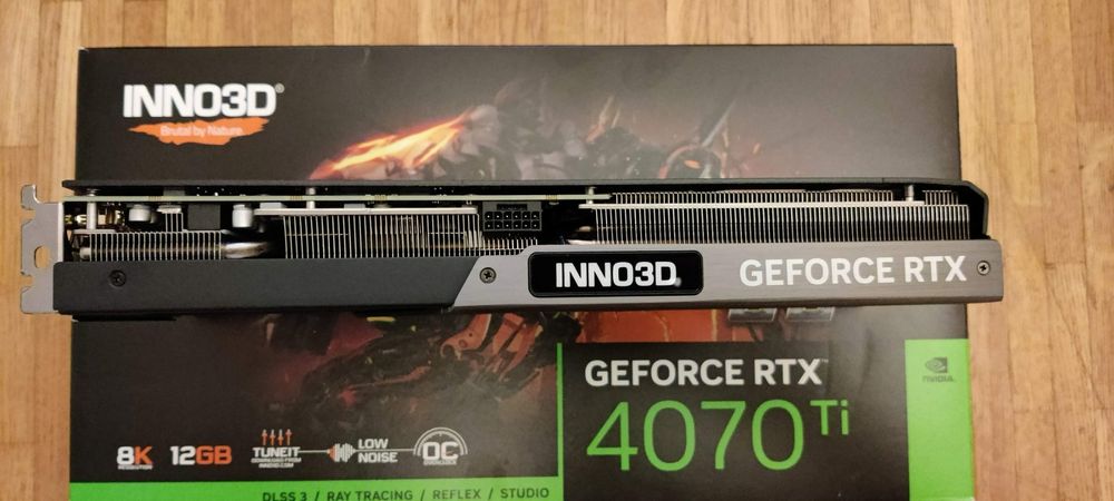 Inno3D GeForce RTX 4070 Ti X3 OC (2 slots PCie) - NEUVE | Kaufen auf Ricardo